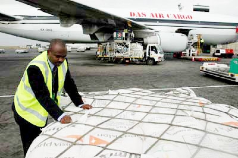 World Vision Airlifts Vital Packages to Niger’s Malnourished ...
